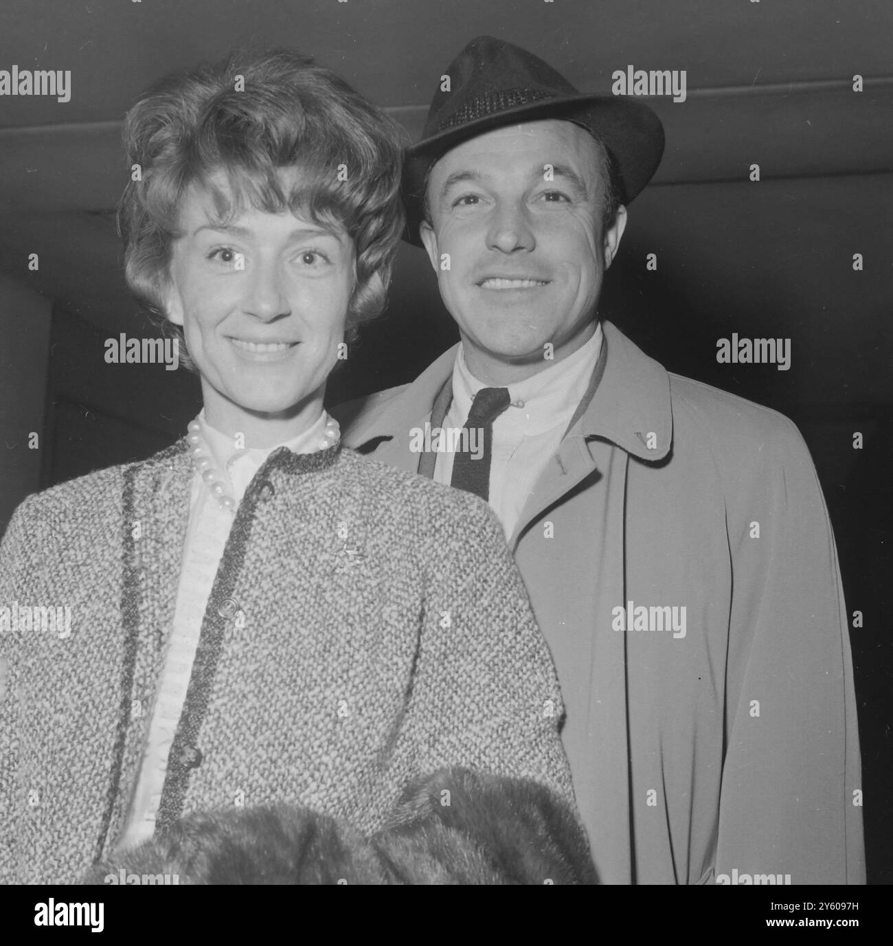 AMERICAN STAR GENE KELLY WITH HIS WIFE JEANNIE AT LONDON AIRPORT 1 ...