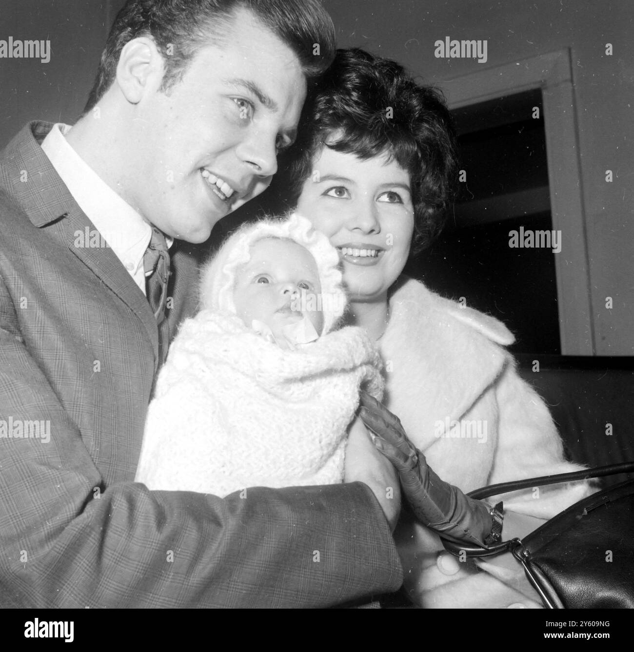 MARTIN WILDE WITH HIS WIFE BETTY 29 JANUARY 1961 Stock Photo - Alamy