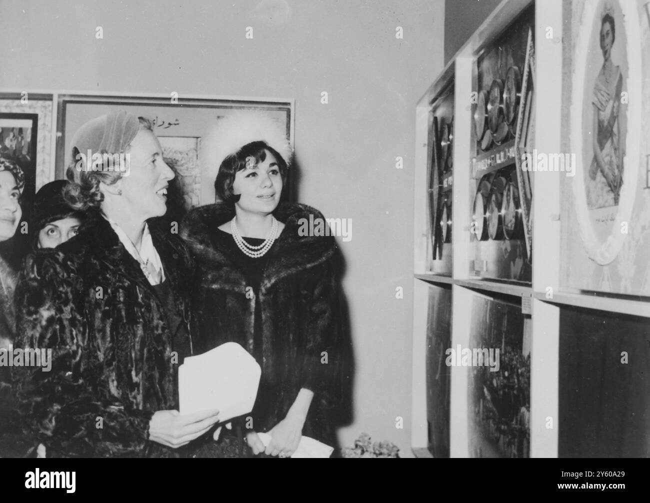 LADY HARRISON WITH QUEEN FARAH IN IRAN/ 26 JANUARY 1961 Stock Photo - Alamy