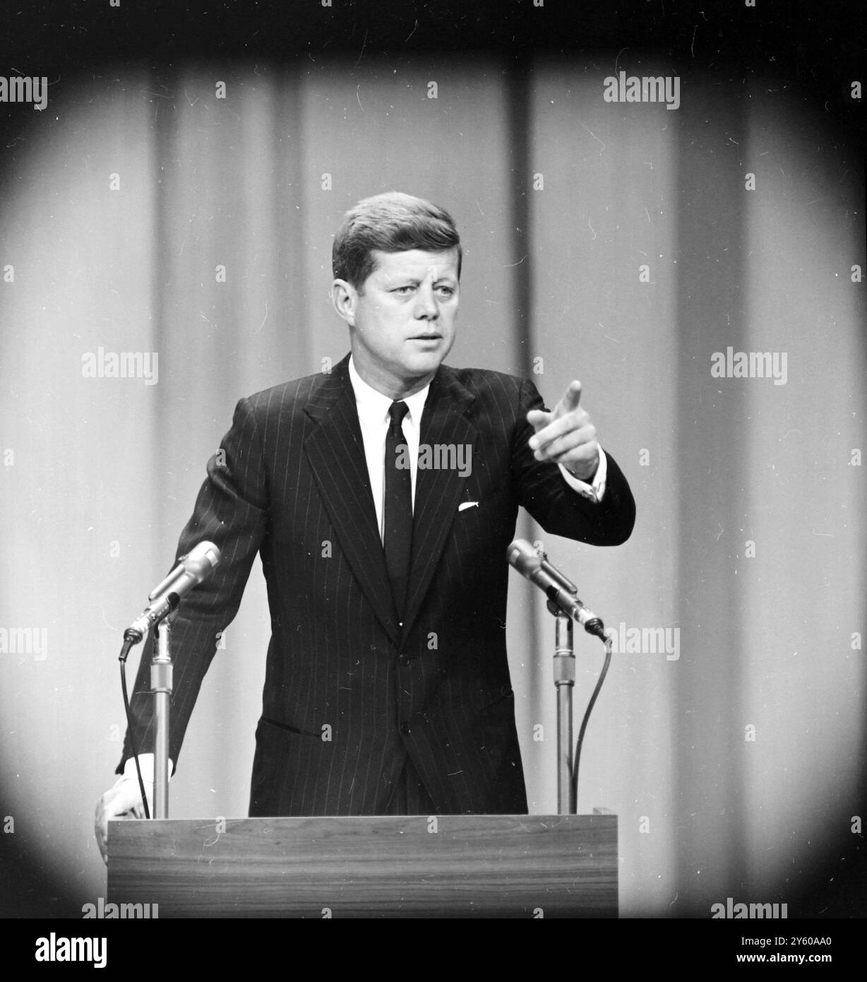 John f kennedy at press conference Black and White Stock Photos ...