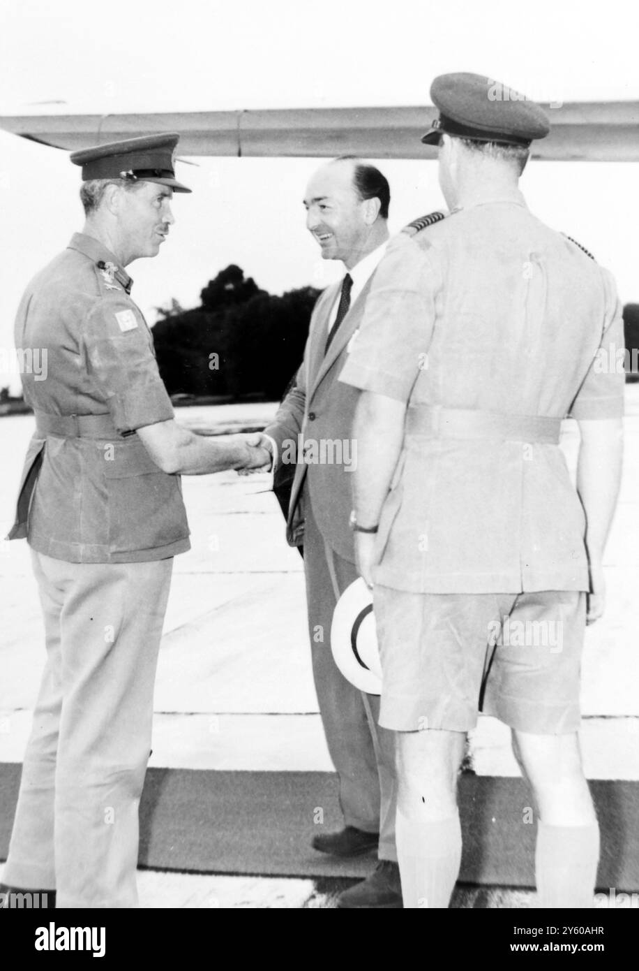 GENERAL RICHARD HULL IN SINGAPORE 24 JANUARY 1961 Stock Photo - Alamy
