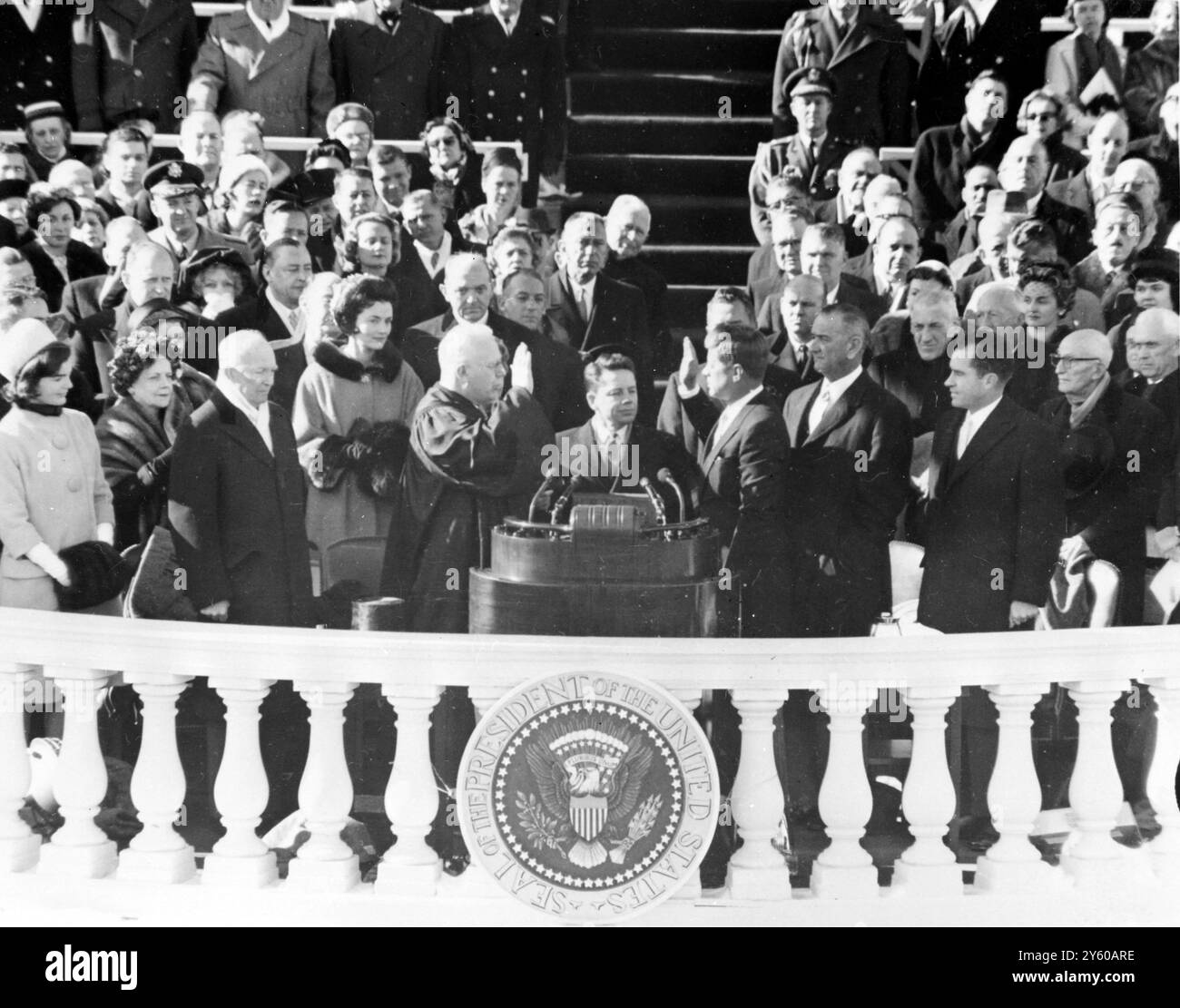 US PRESIDENT JOHN F KENNEDY JOHNSON SWORN IN / 22 JANUARY 1961 Stock ...