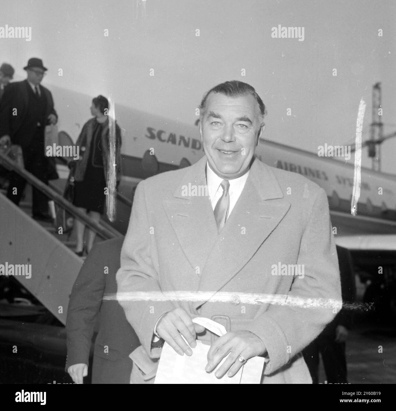 PRINCE BERTIL ARRIVES AT LONDON AIRPORT 19 JANUARY 1961 Stock Photo - Alamy