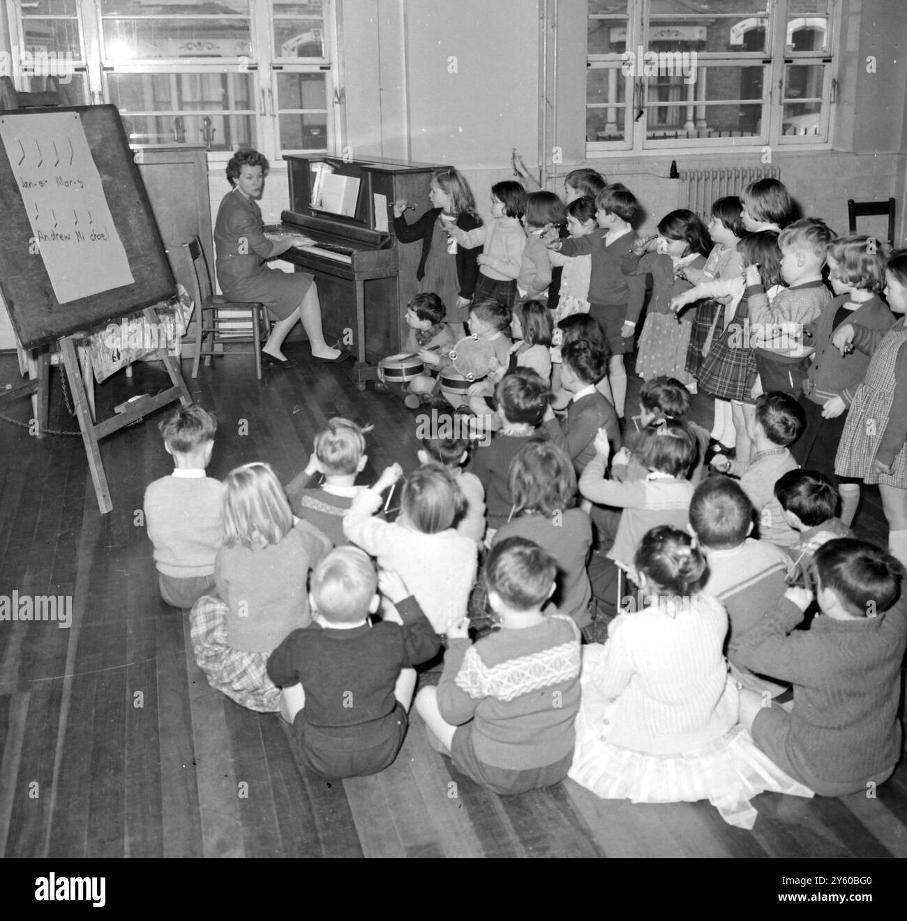 Primary school in london hi-res stock photography and images - Alamy