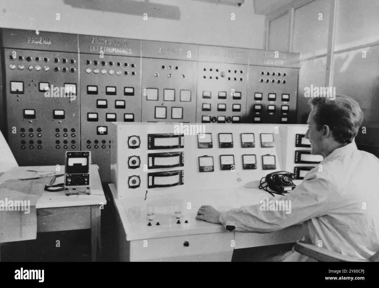 Nuclear physics laboratory Black and White Stock Photos & Images - Alamy