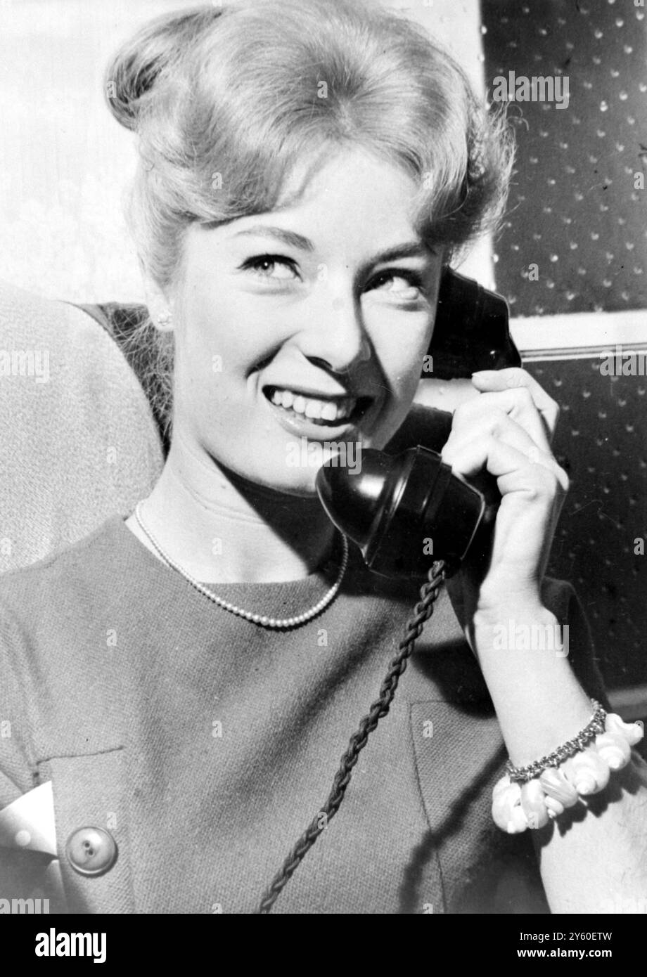 ARNOULD NORMA MARRIES MCDONALD MARK / 29 DECEMBER 1960 Stock Photo - Alamy