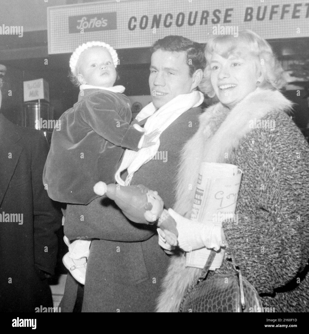 BOXER TERRY DOWNES WITH WIFE BARBARA LEAVES LONDON FOR BIG WORLD FIGHT ...