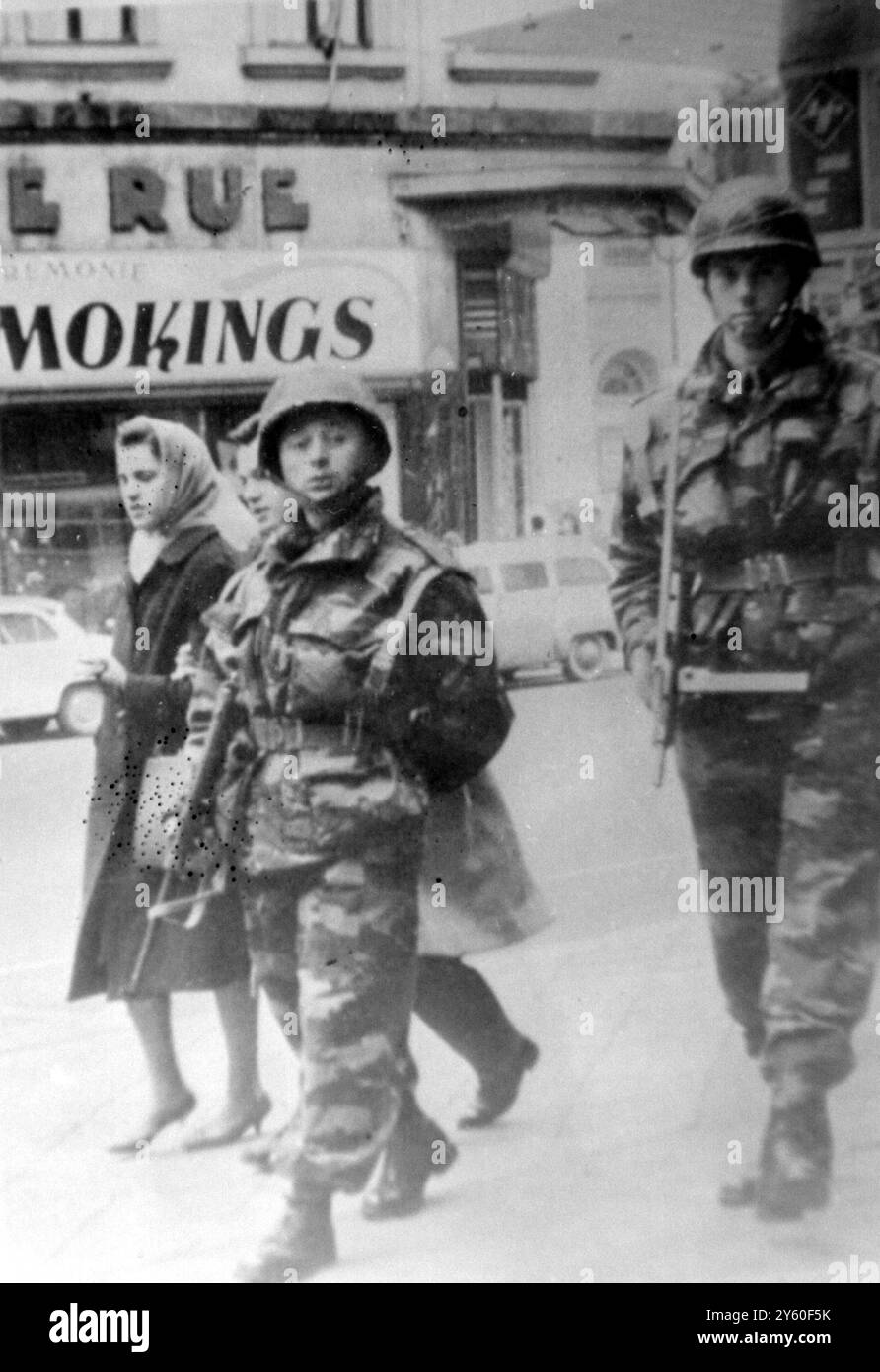 STRIKES PARATROOPERS PATROL CENTRAL POST OFFICE BRUSSELS 26 DECEMBER ...