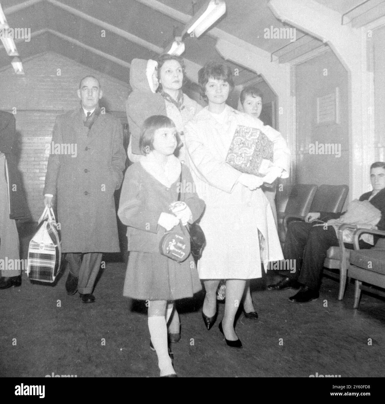 1960 s family hi-res stock photography and images - Alamy