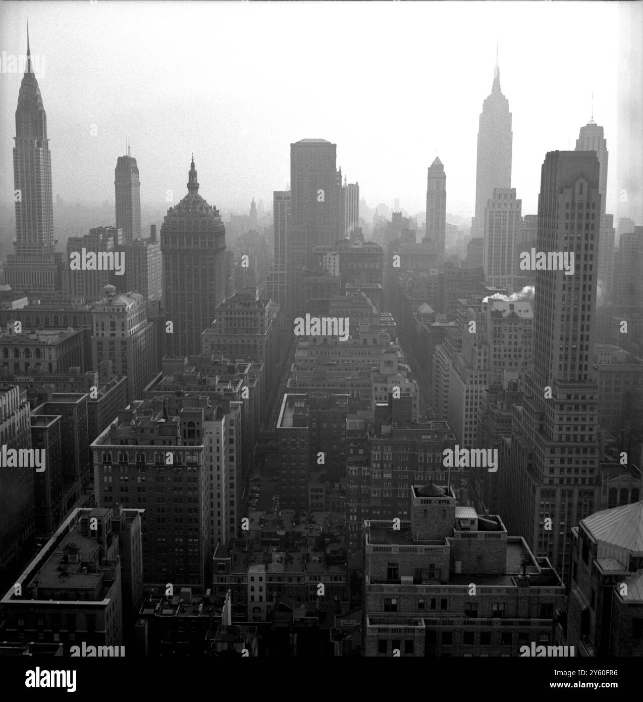 1960 new york city skyline Black and White Stock Photos & Images - Alamy