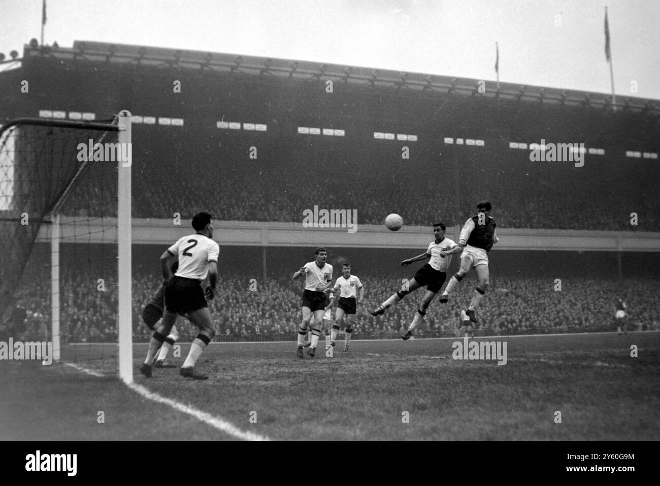 ADAMSON JIMMY ACTION 17 DECEMBER 1960 Stock Photo - Alamy