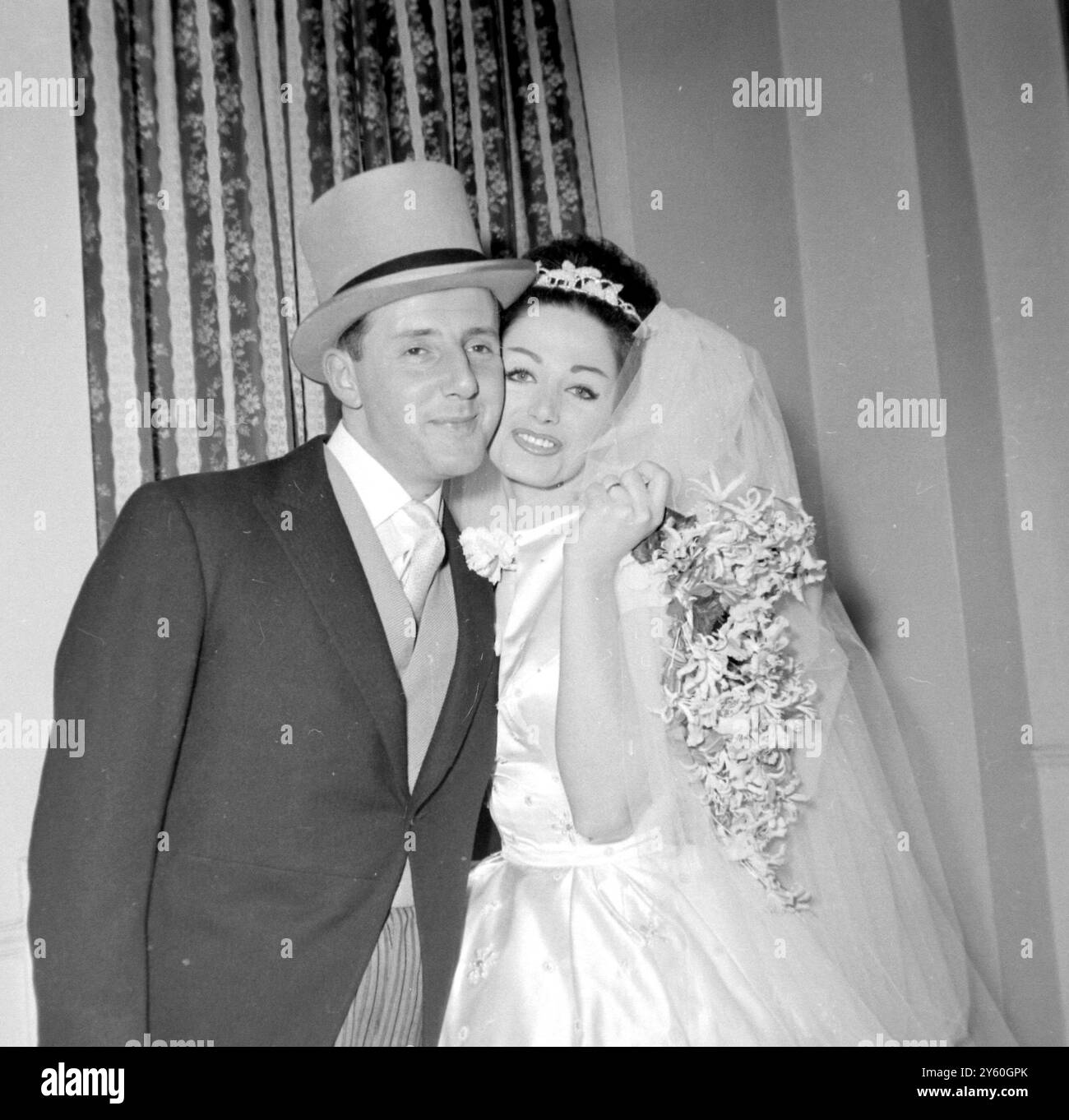 WALLACE AUSTIN BRIDE / 13 DECEMBER 1960 Stock Photo - Alamy