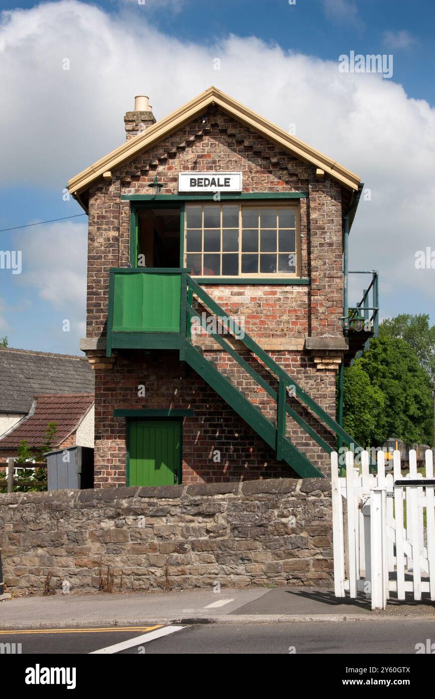 Bedale signal box at the level crossing, Wensleydale Heritage Railway ...