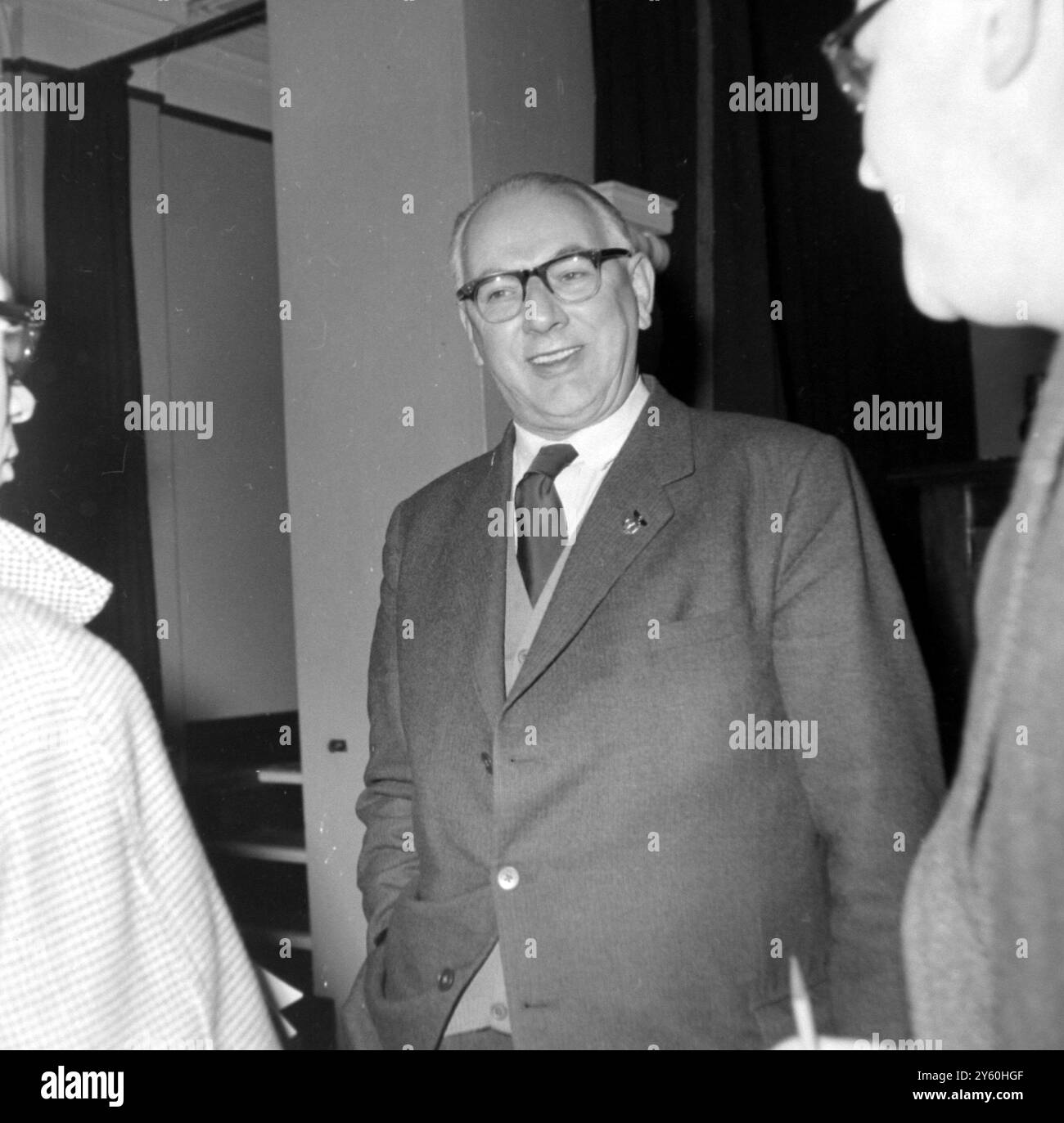 COUSINS FRANK TRANSPORT HOUSE / 9 DECEMBER 1960 Stock Photo - Alamy