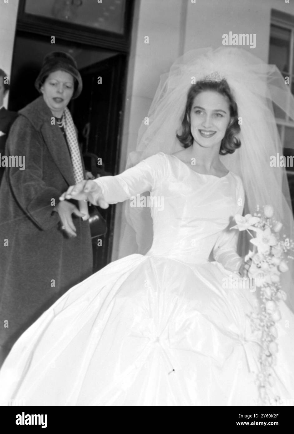 MILNE TESSA WEDS CUNNINGHAM-REID N / 1 DECEMBER 1960 Stock Photo - Alamy
