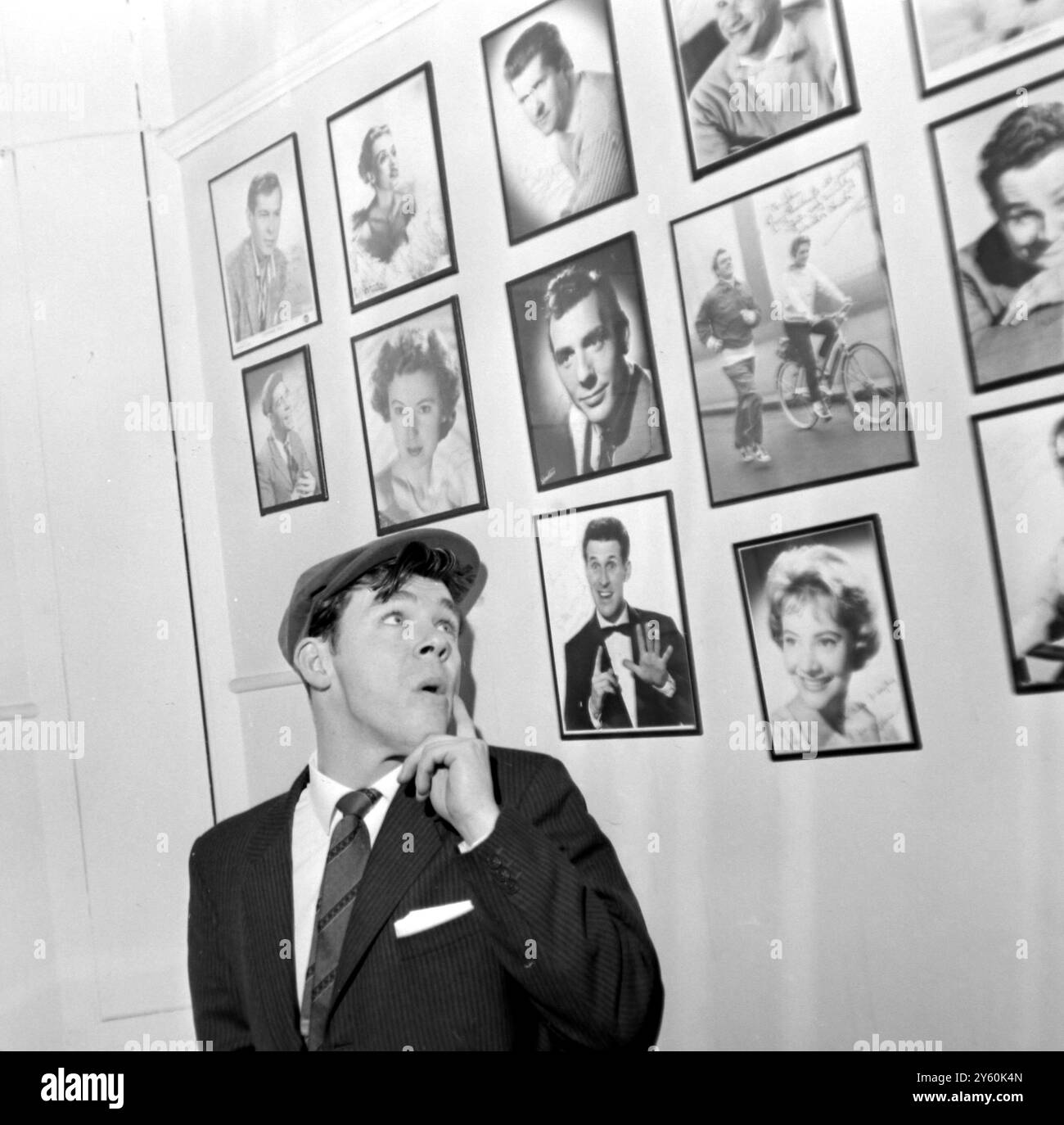 MACDONELL LE A STEWARD A / 2 DECEMBER 1960 Stock Photo - Alamy