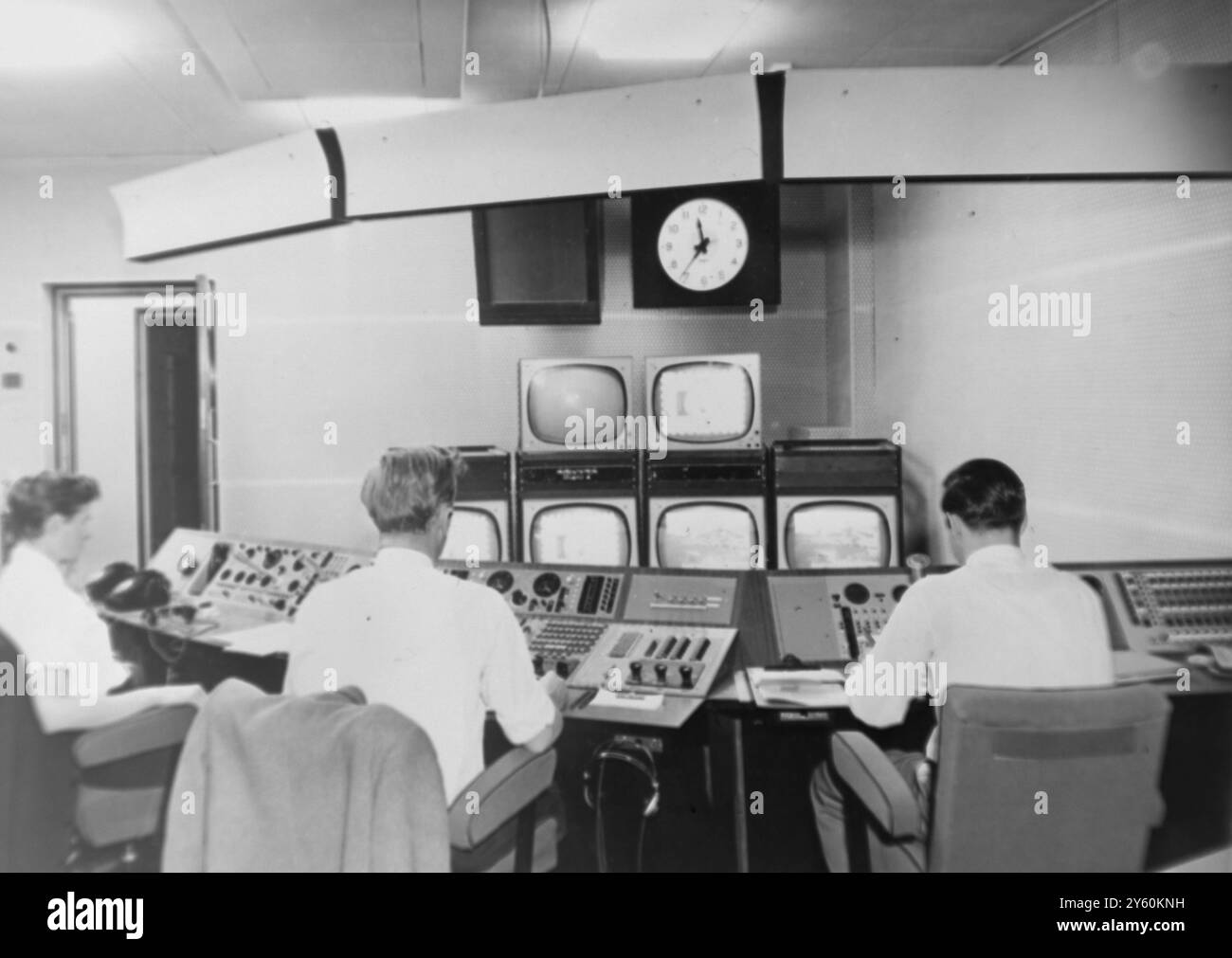 Bbc television centre 1960 hi-res stock photography and images - Alamy