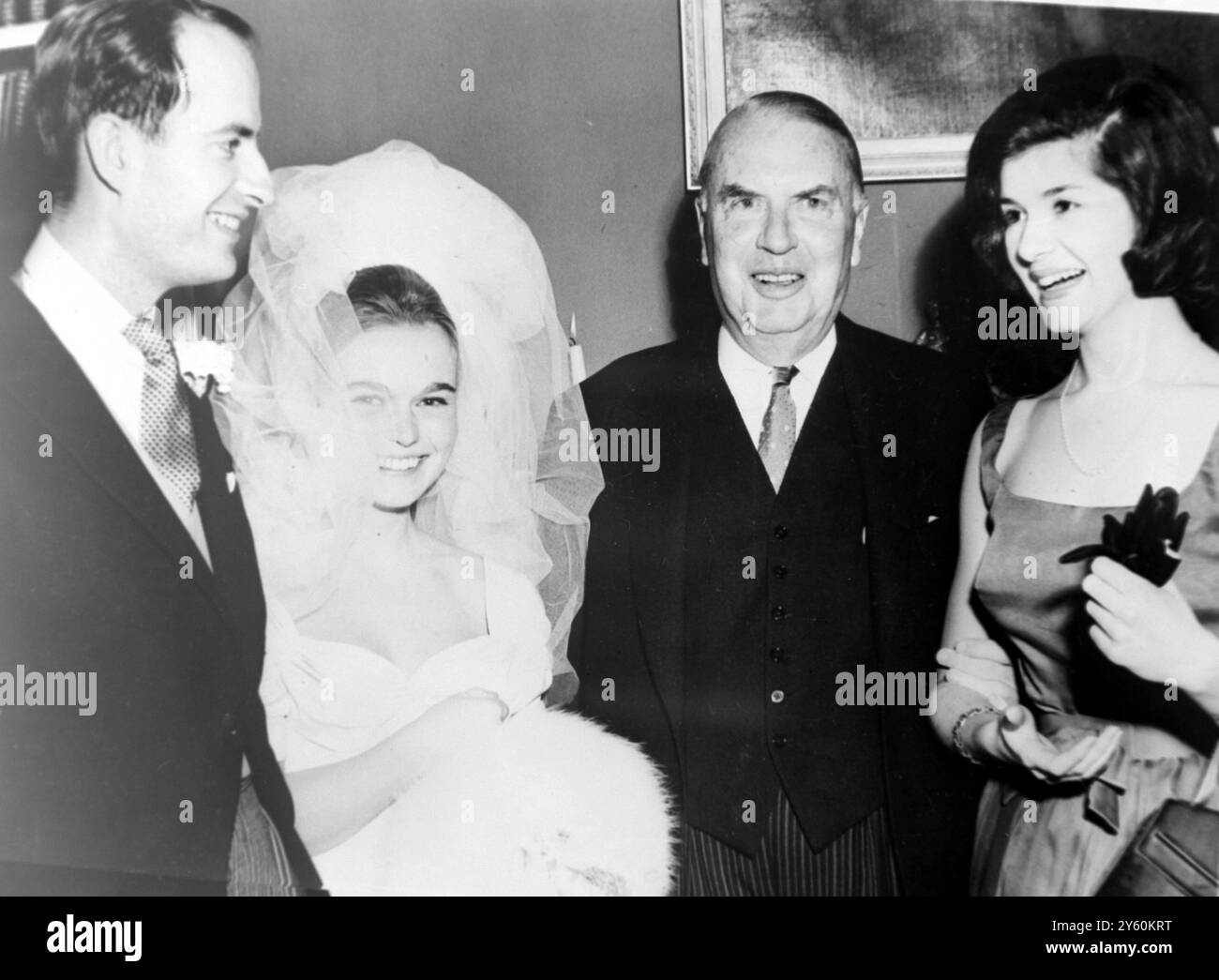 LINSEY SUZANNE CASEVAVE MISS FATHER WEDDING / 29 NOVEMBER 1960 Stock ...