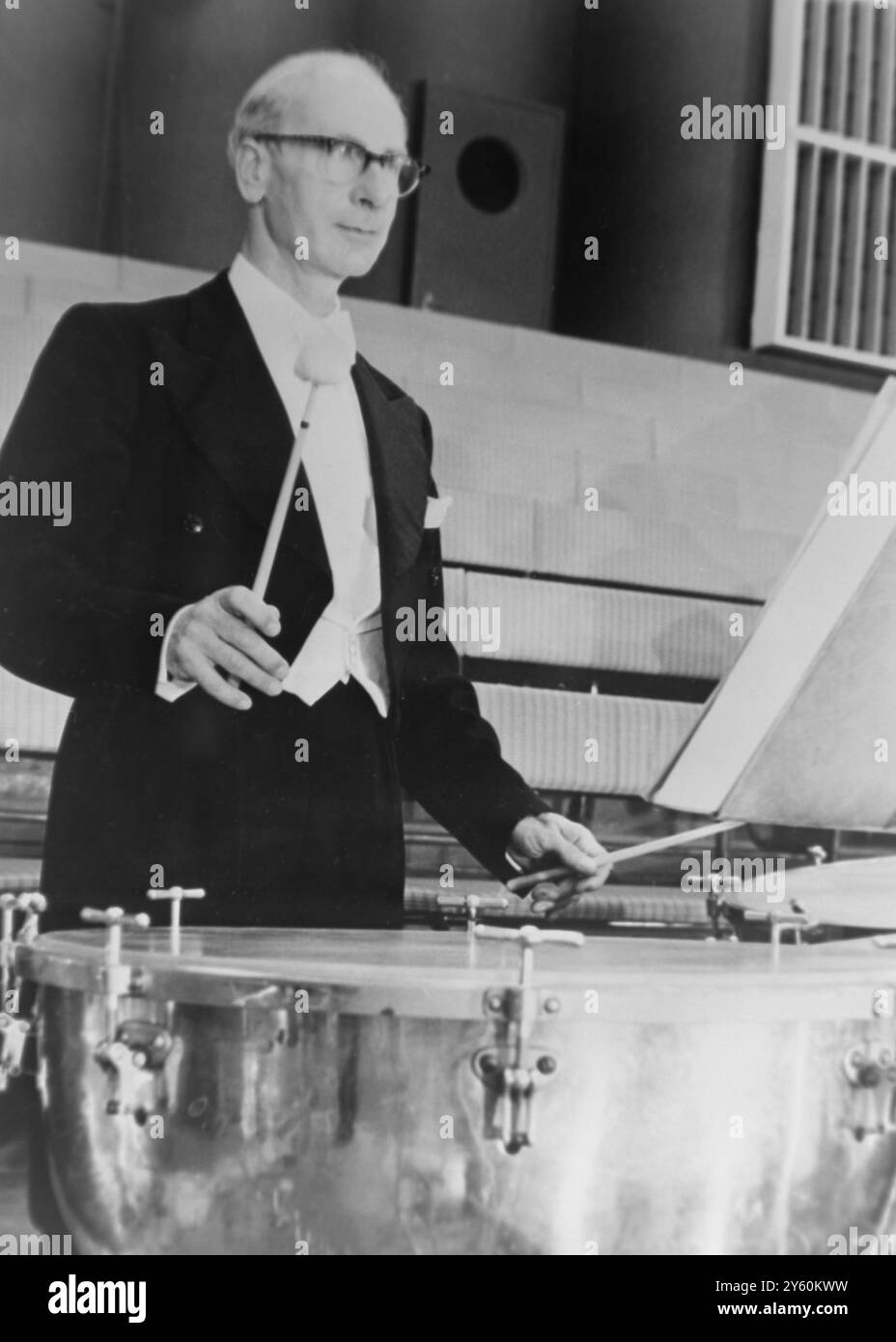 Old bbc orchestra hi-res stock photography and images - Alamy
