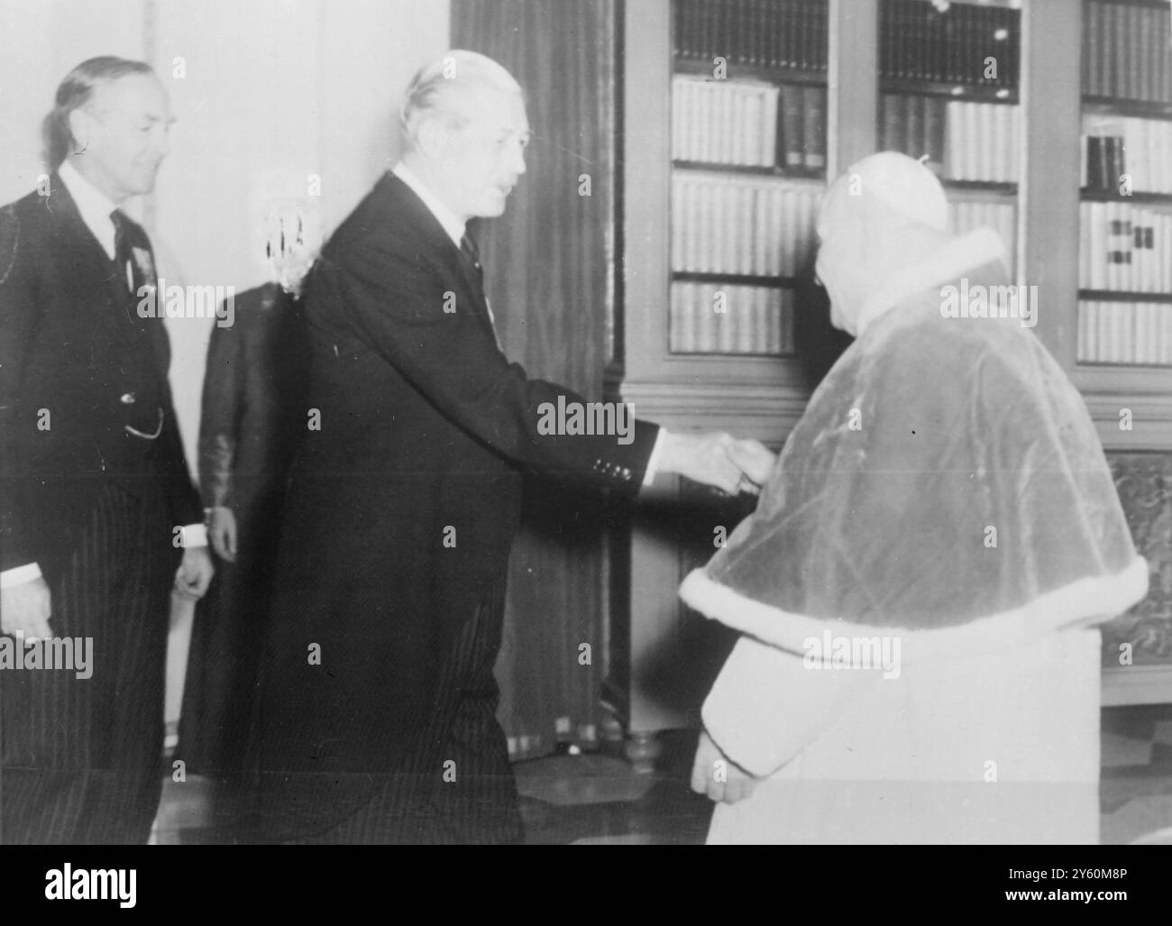 POPE JOHN XXIII MACMILLAN HOME LORD / 23 NOVEMBER 1960 Stock Photo - Alamy