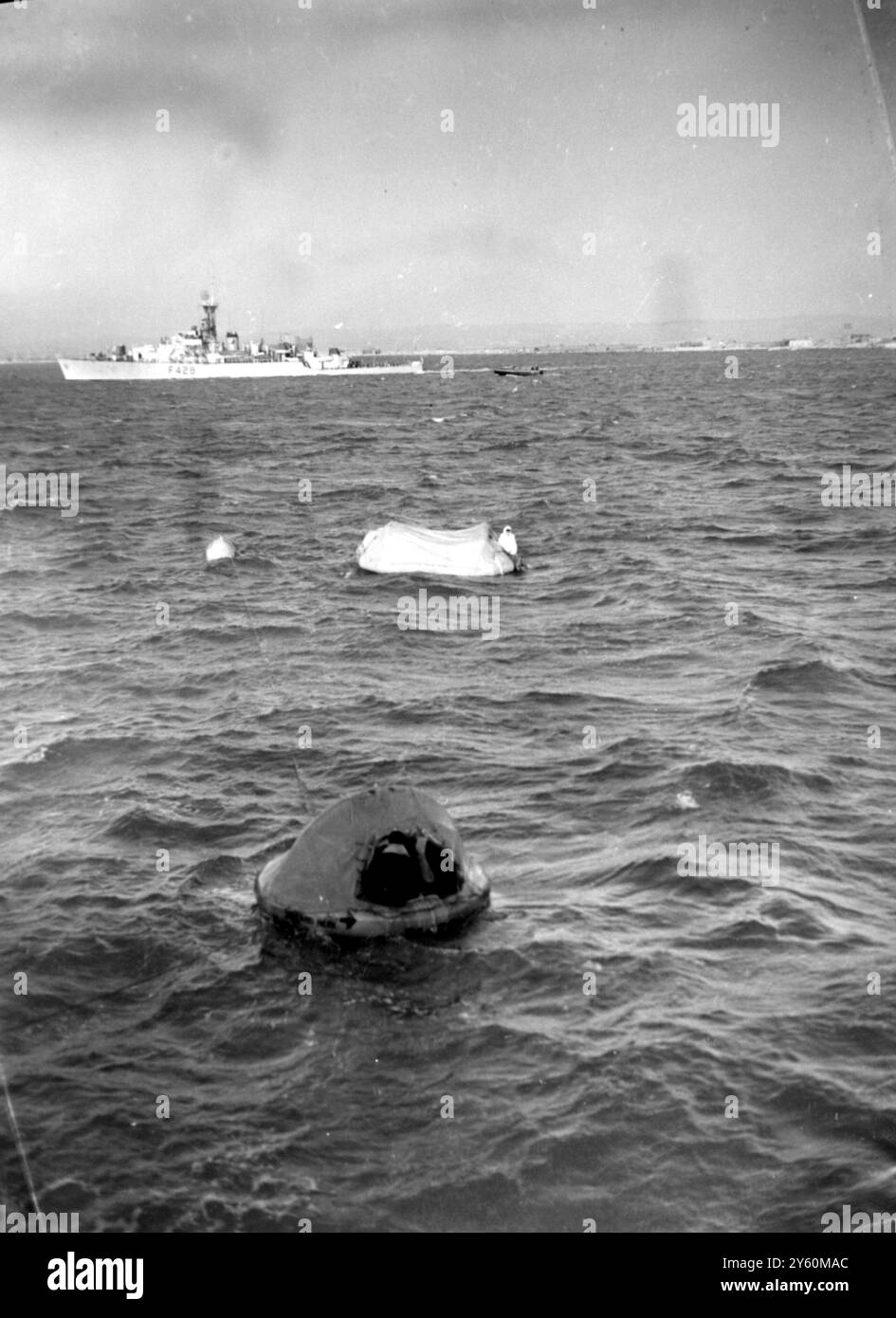 BRITISH NAVY TESTING OF NEW LIFE SAVING RAFTS 23 NOVEMBER 1960 Stock ...