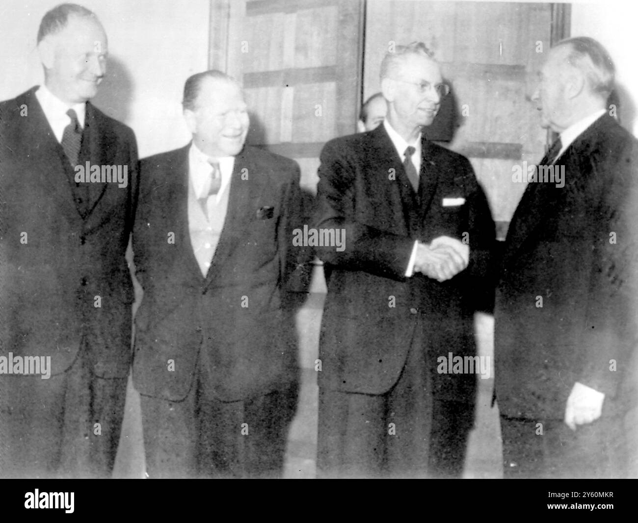 MEETINGS WEST GERMAN TALKS 21 NOVEMBER 1960 Stock Photo - Alamy