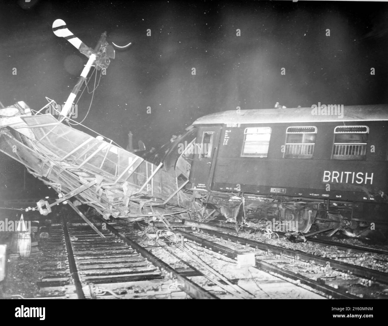 RAIL CRASHES UK TROOP TRAIN DERAILED HOLLAND 1 KILLED 10 INJURED 22 ...