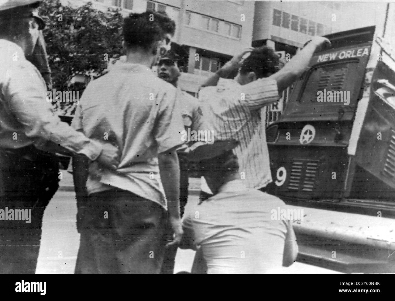 RACIAL SEGREGATION - WHITE CHILDREN CARRYING BLACK EFFIGY - 17 NOVEMBER ...