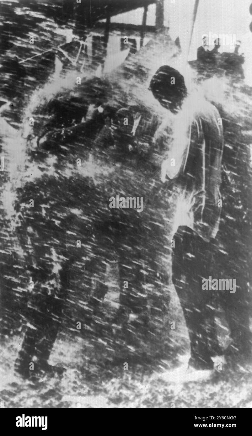 RACIAL SEGREGATION FIREMAN SPRAY HOSE OUTSIDE SCHOOL NEW ORLE 17 ...