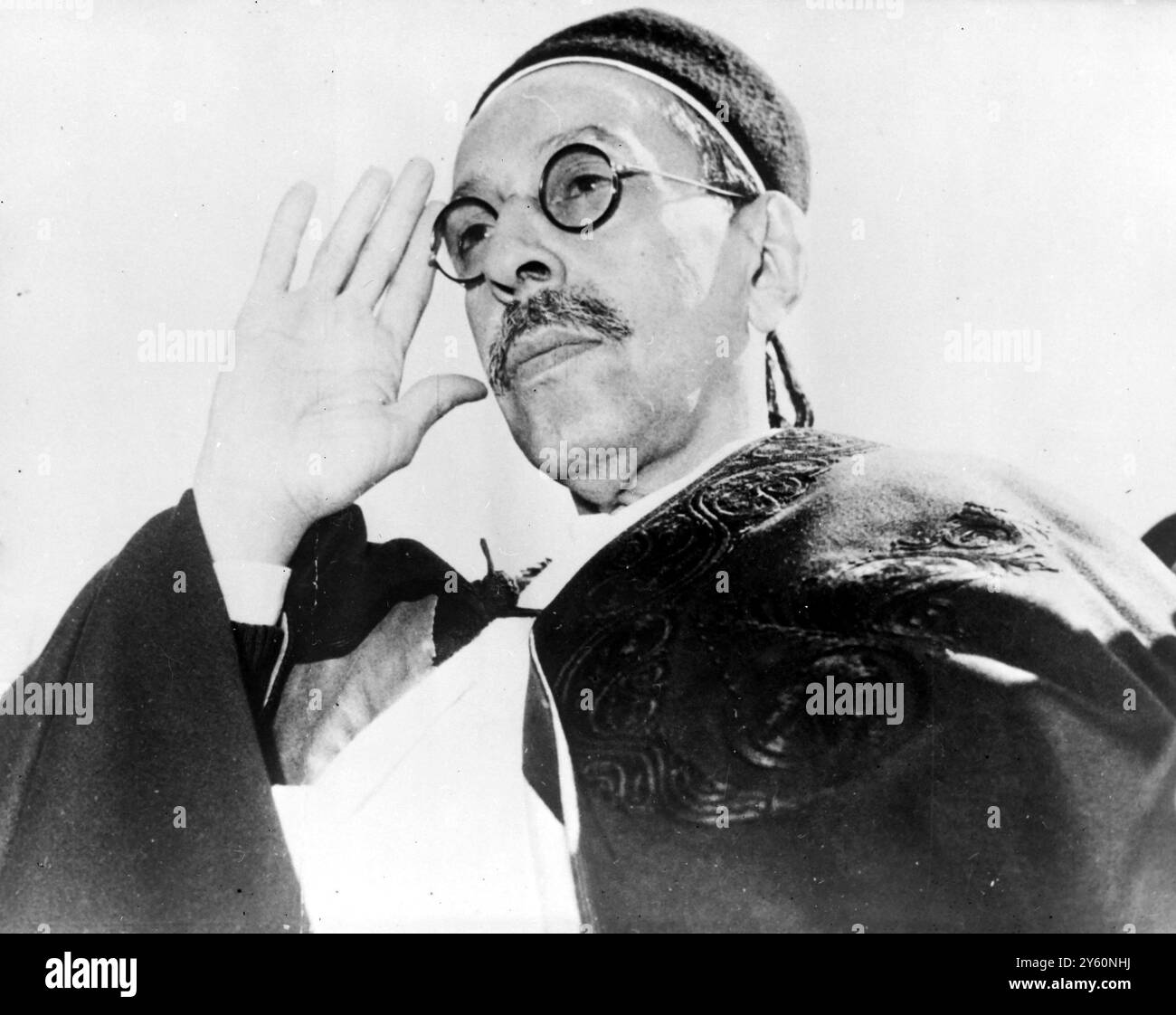 King idris hi-res stock photography and images - Alamy