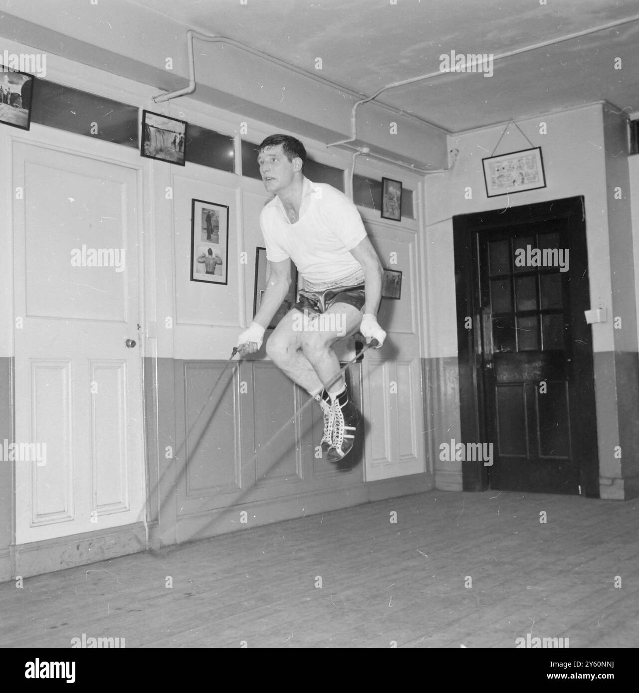 BOXER CHIC CALDERWOOD IN TRAINING 15 NOVEMBER 1960 Stock Photo - Alamy