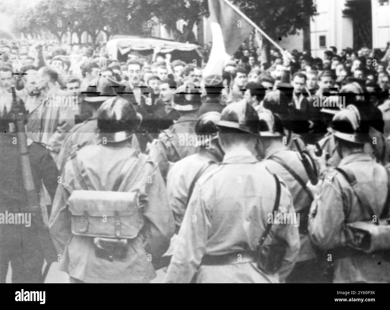 RIOTS RIOTERS IN STREETS 11 NOVEMBER 1960 Stock Photo - Alamy