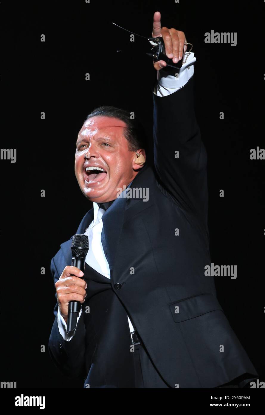 Luis Miguel during his presentation at the CUM in Hermosillo. (photo by ...