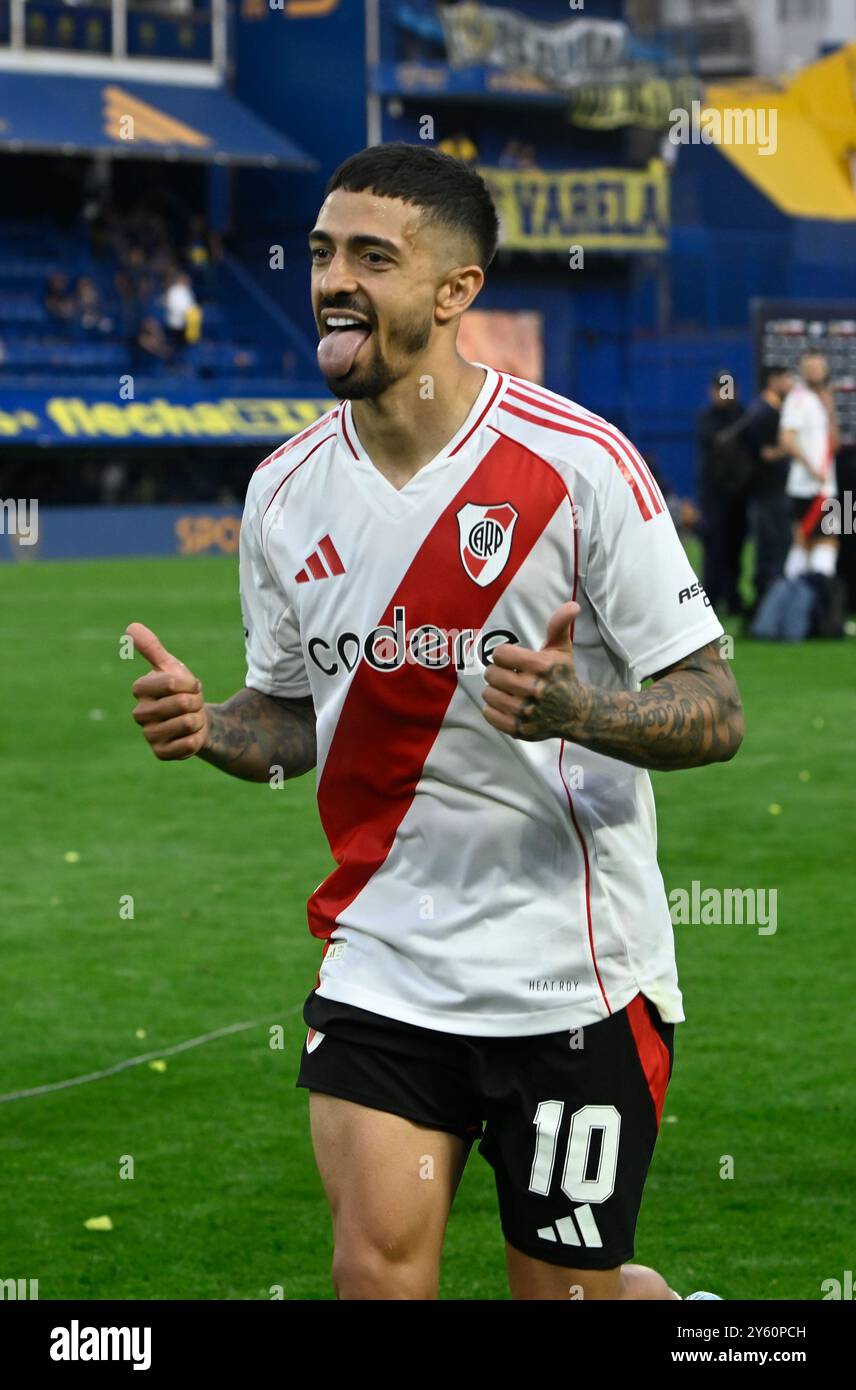 BUENOS AIRES, ARGENTINA - SEPTEMBER 21: Manuel Lanzini of River Plate ...