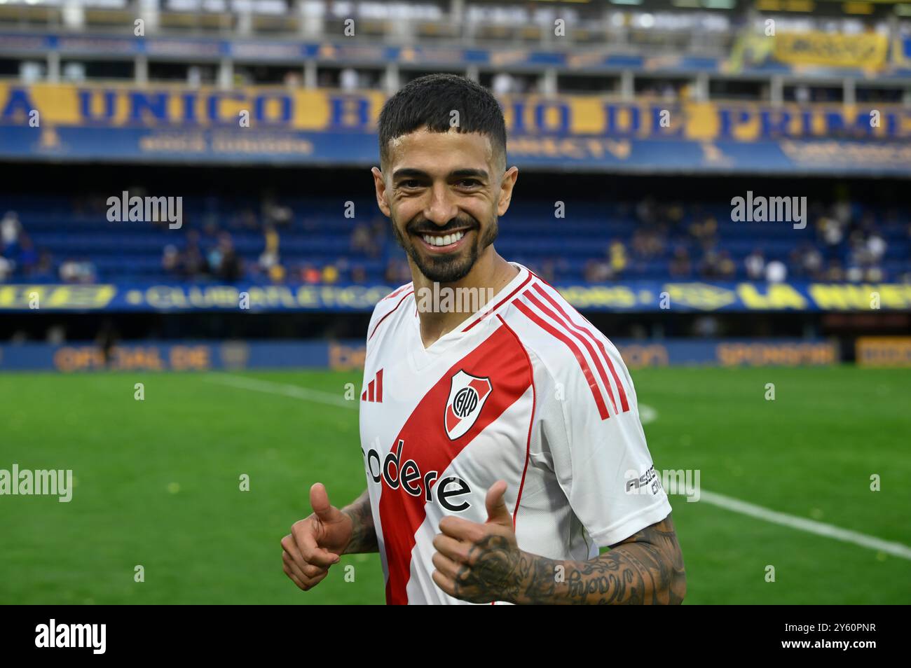 BUENOS AIRES, ARGENTINA - SEPTEMBER 21: Manuel Lanzini of River Plate ...