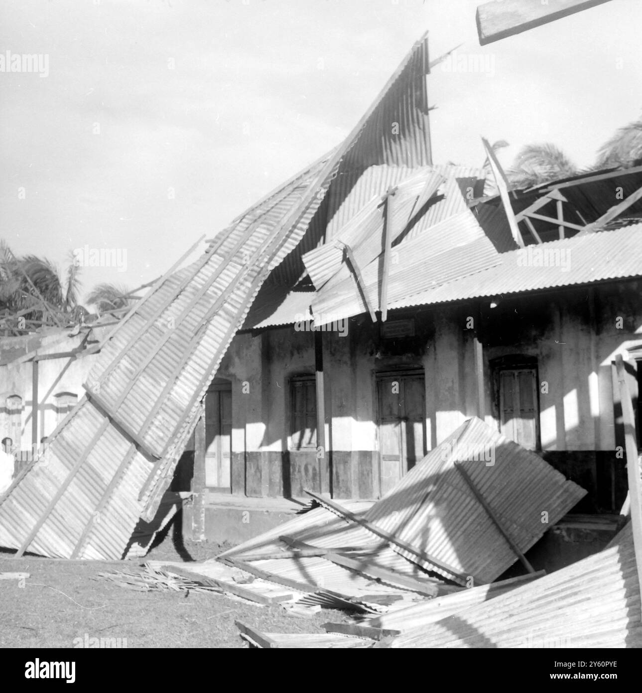 CYCLONES AT CHITTAGONG WRECKED SCHOOL 6 NOVEMBER 1960 Stock Photo - Alamy