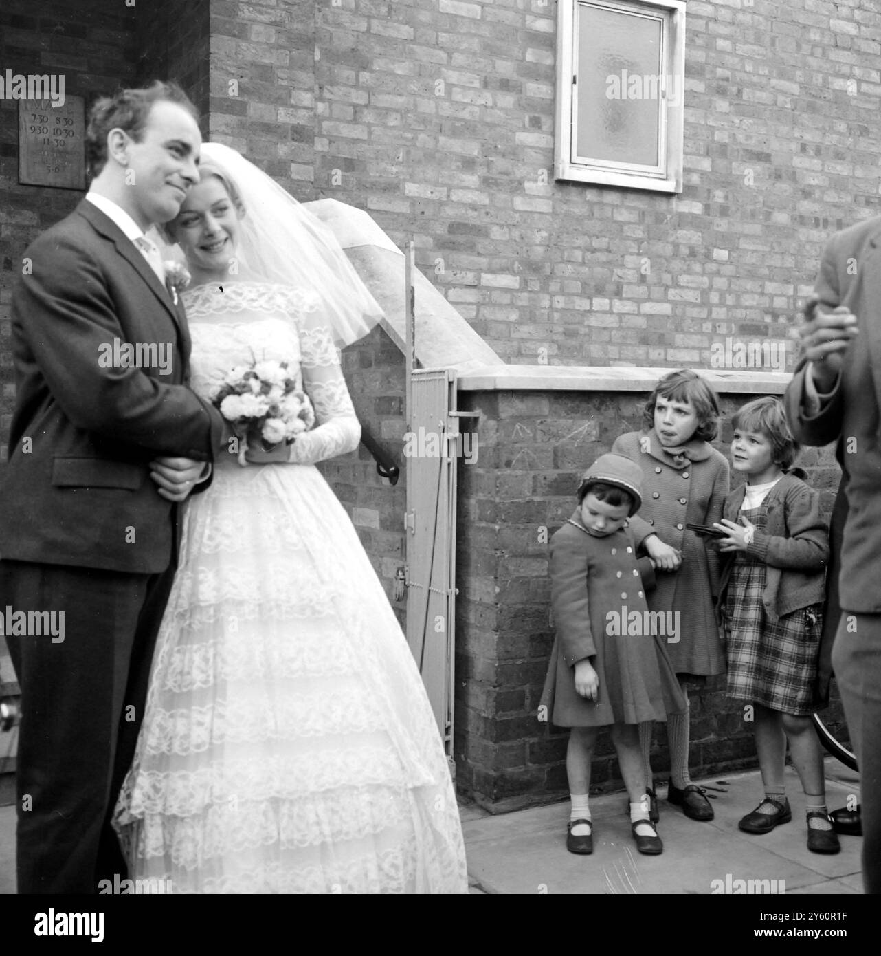 ROBBINS M BRIDE/HAL DYER / 5 NOVEMBER 1960 Stock Photo - Alamy