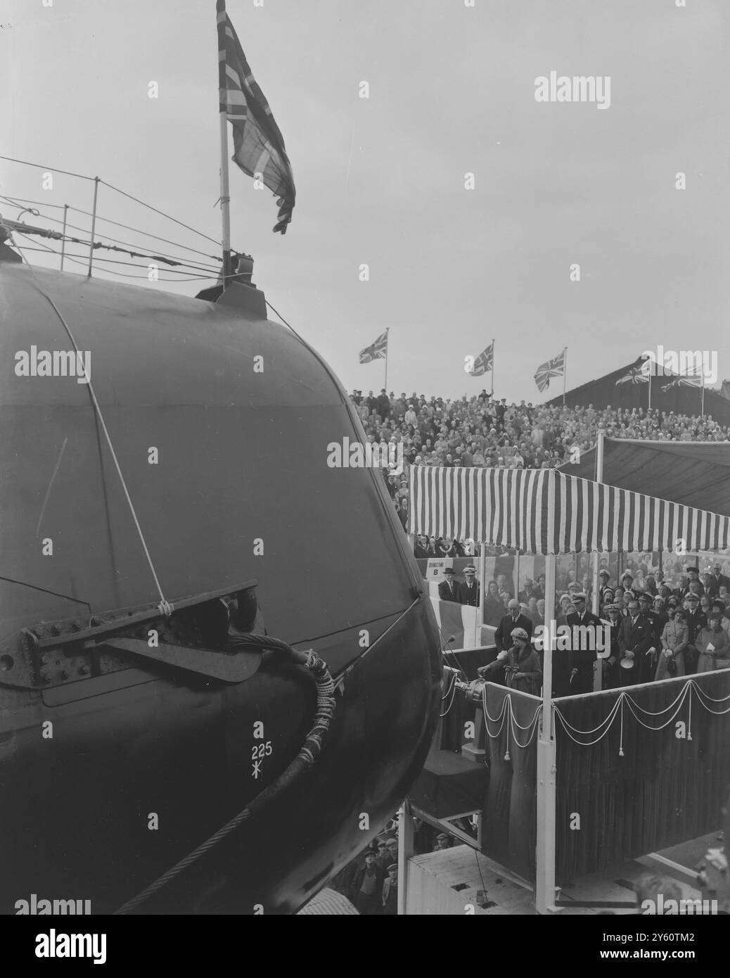 SHIPS LAUNCH DREADNOUGHT BY QUEEN ELIZABETH FIRST ATOMIC SUBMARINE 21 ...