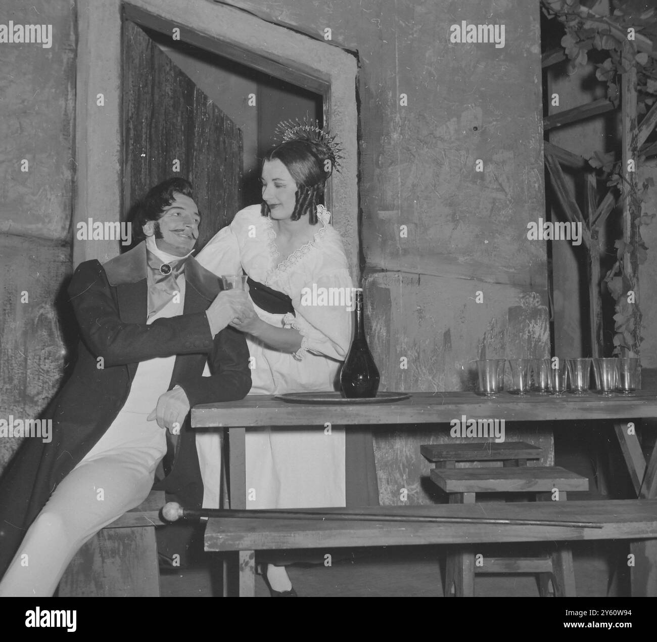 MUSIC OPERA LA SONNAMBULA 17 OCTOBER 1960 Stock Photo - Alamy
