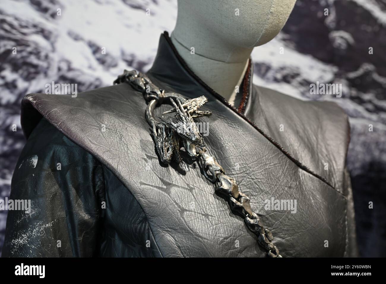 Daenerys Targaryen (Emilia Clarke) Death Ensemble from Game of Thrones ...