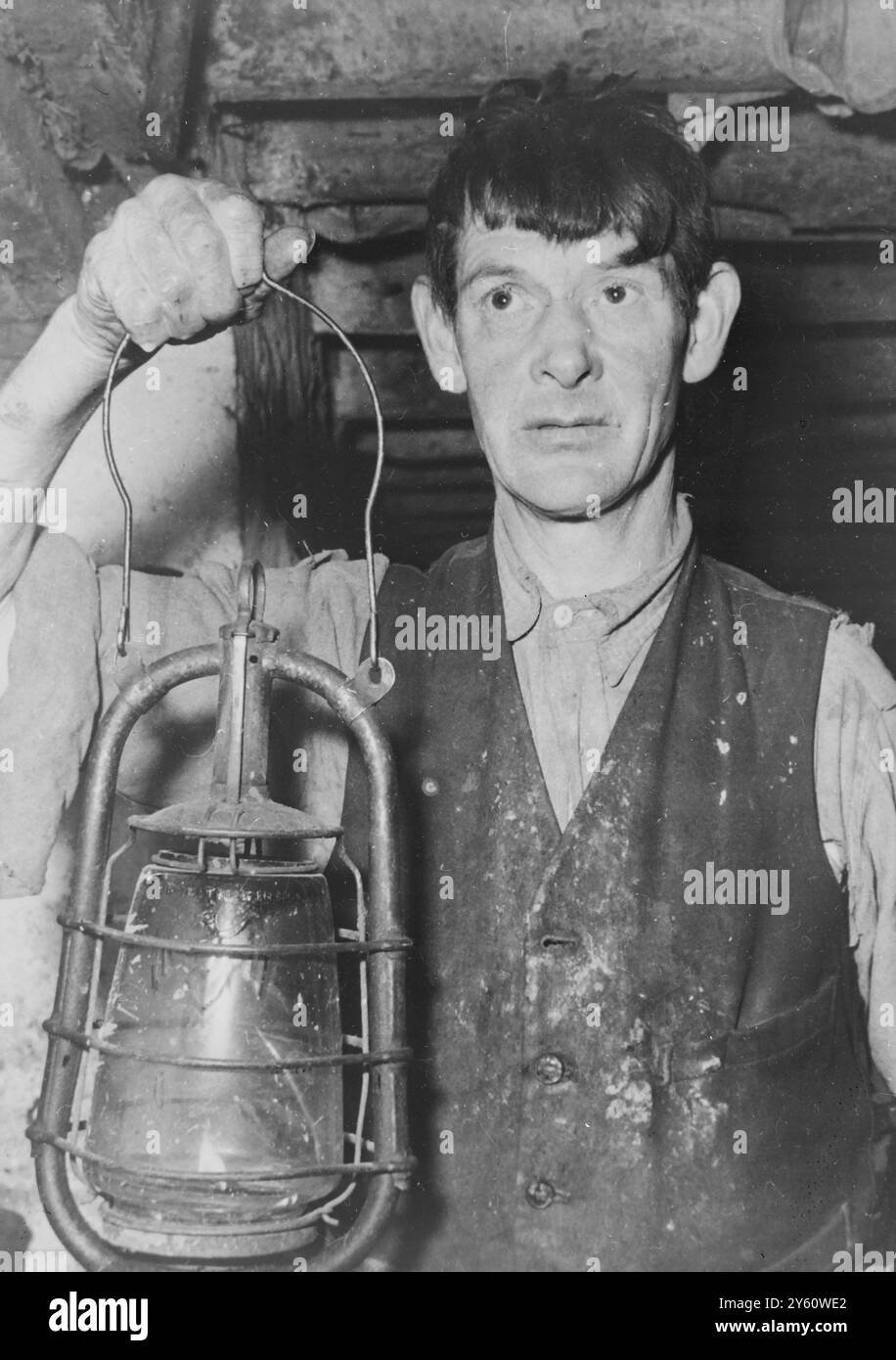 Farmworker 1960 hi-res stock photography and images - Alamy