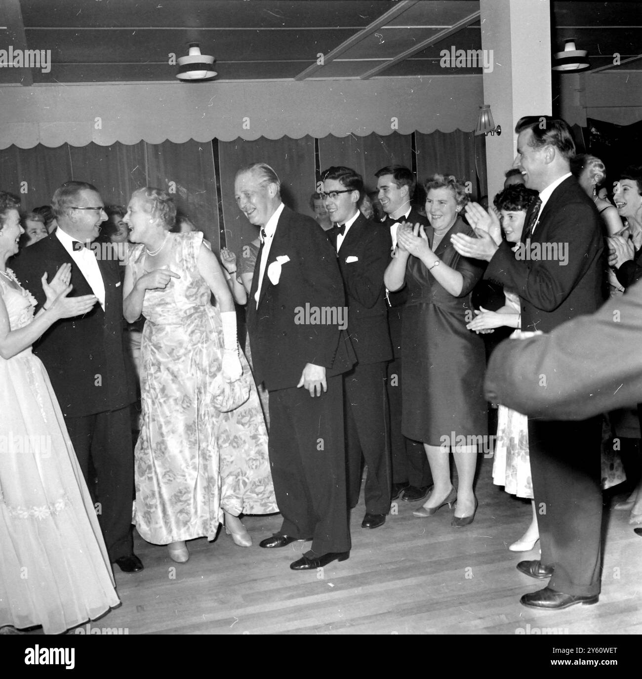 MACMILLAN D HAROLD DANCE CONFERENCE BALL / 15 OCTOBER 1960 Stock Photo ...