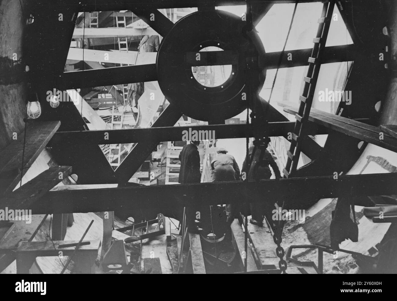 HMS DREADNOUGHT- BRITAIN'S FIRST NUCLEAR SUBMARINE 12 OCTOBER 1960 ...