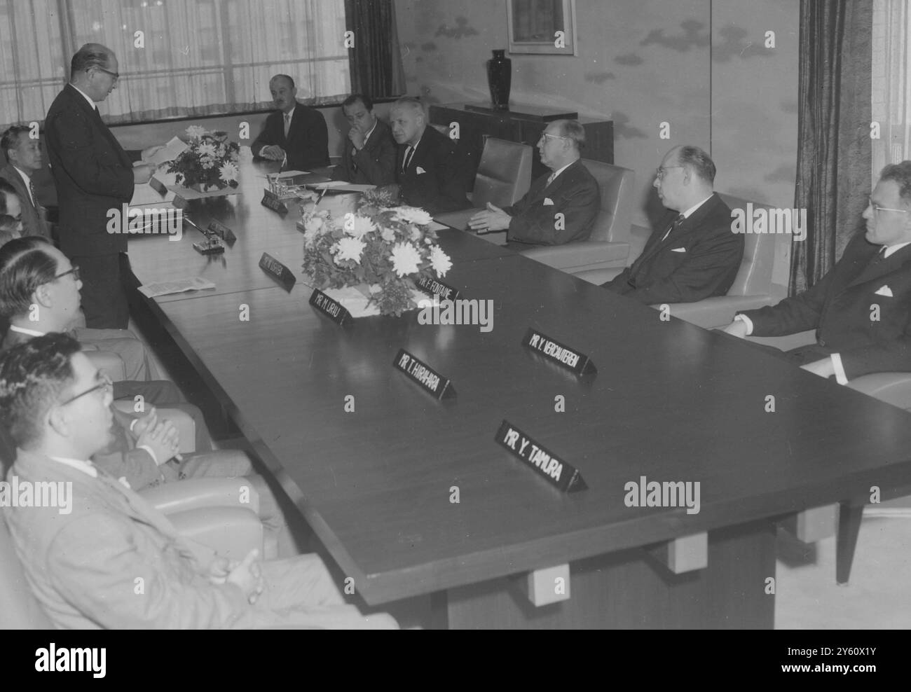 KOSAKA ZENTARO JAPAN HOLLAND TRADE PACT / 11 OCTOBER 1960 Stock Photo ...