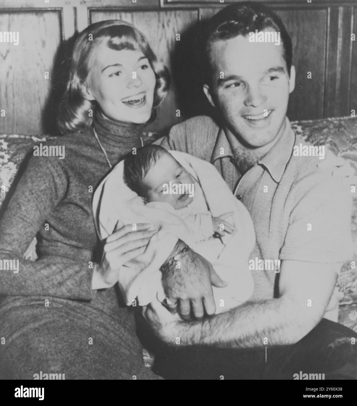 CROSBY LINDSAY WIFE BARBARA & CHILDREN / 12 OCTOBER 1960 Stock Photo ...