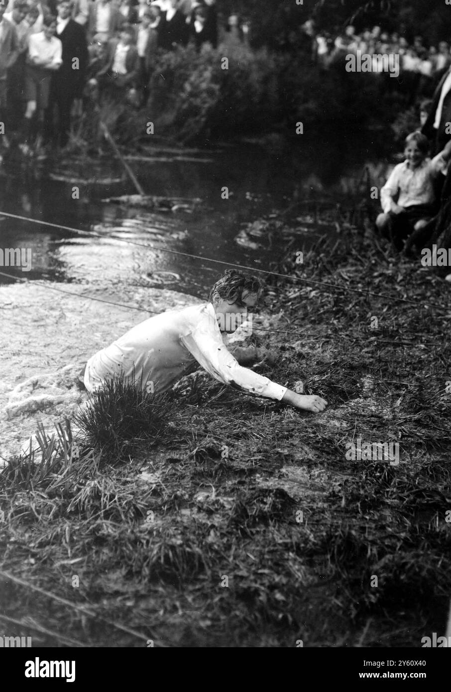 ATHLETICS CROSS COUNTRY ETON COLLEGE STEEPLECHASE 11 OCTOBER 1960 Stock ...
