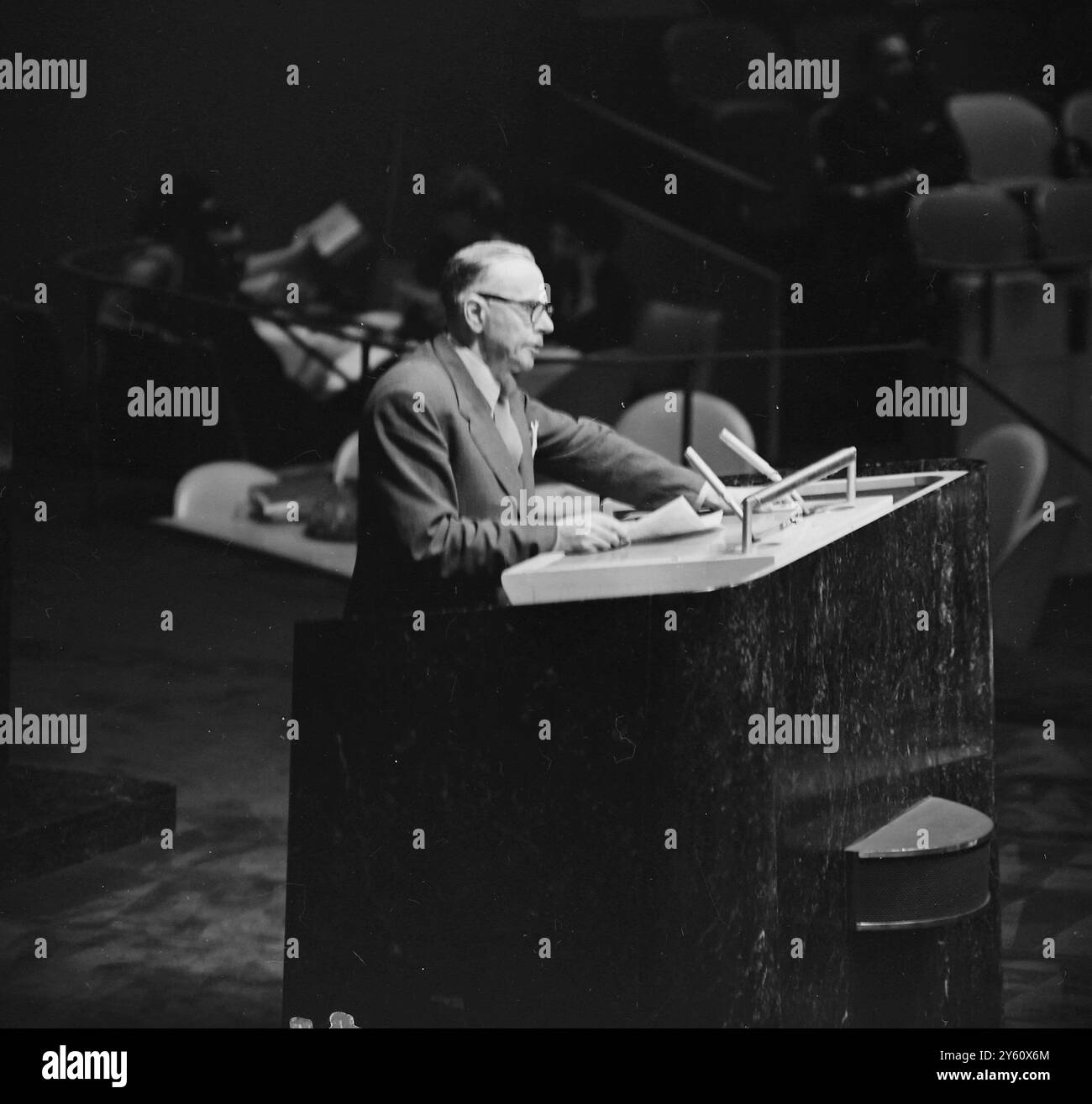 LOUW ERIC SPEECH UN GEN ASSEMBLY / 10 OCTOBER 1960 Stock Photo - Alamy