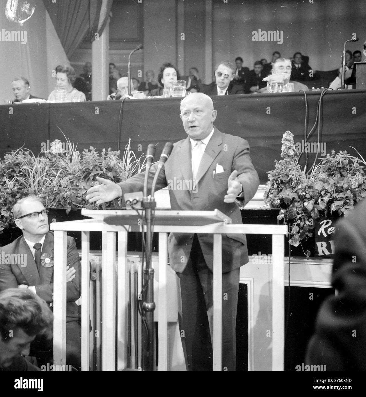 SHINWELL E LABOUR PARTY CONFERENCE 5 OCTOBER 1960 Stock Photo - Alamy