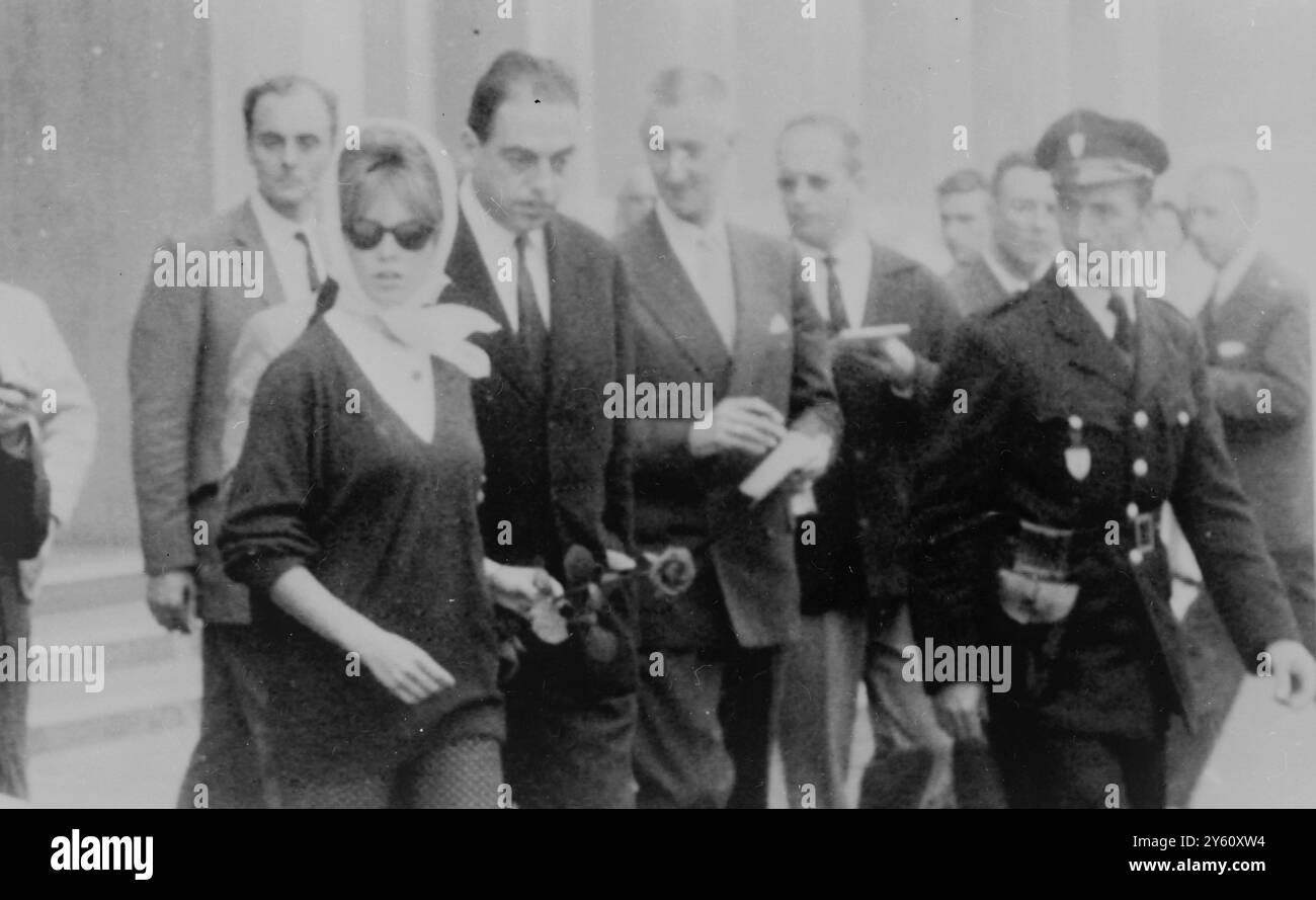 ACTRESS BRIGITTE BARDOT 3 OCTOBER 1960 Stock Photo - Alamy