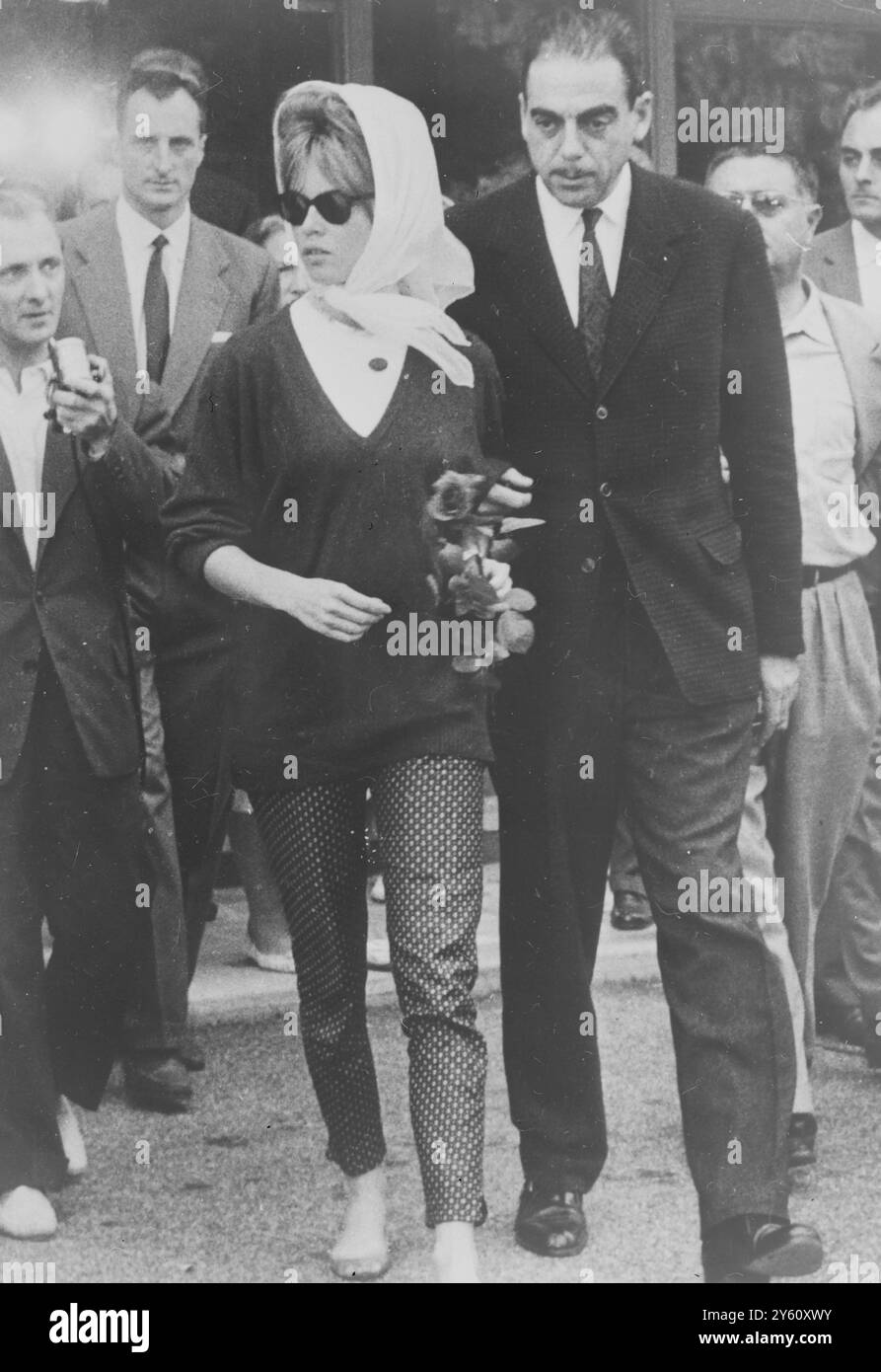 ACTRESS BRIGITTE BARDOT COSNE F / 4 OCTOBER 1960 Stock Photo - Alamy